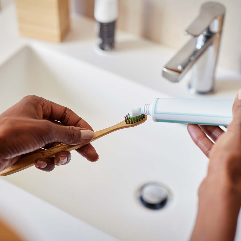Your Guide To Non-Toxic Natural SLS-Free Toothpastes & Oral Care Products