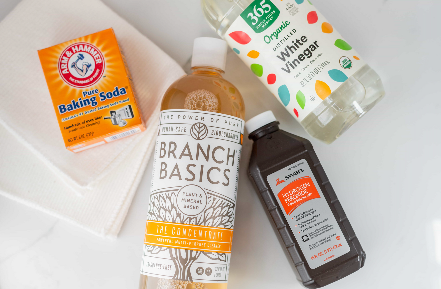 7 Best Bleach Alternatives for Bathroom Cleaning