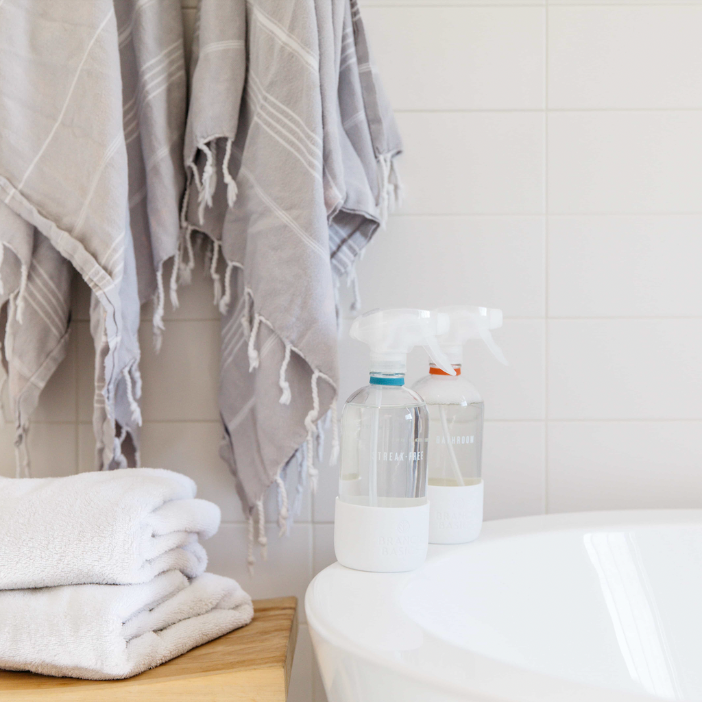 11 Safe & Effective Natural Bathroom Cleaning Essentials